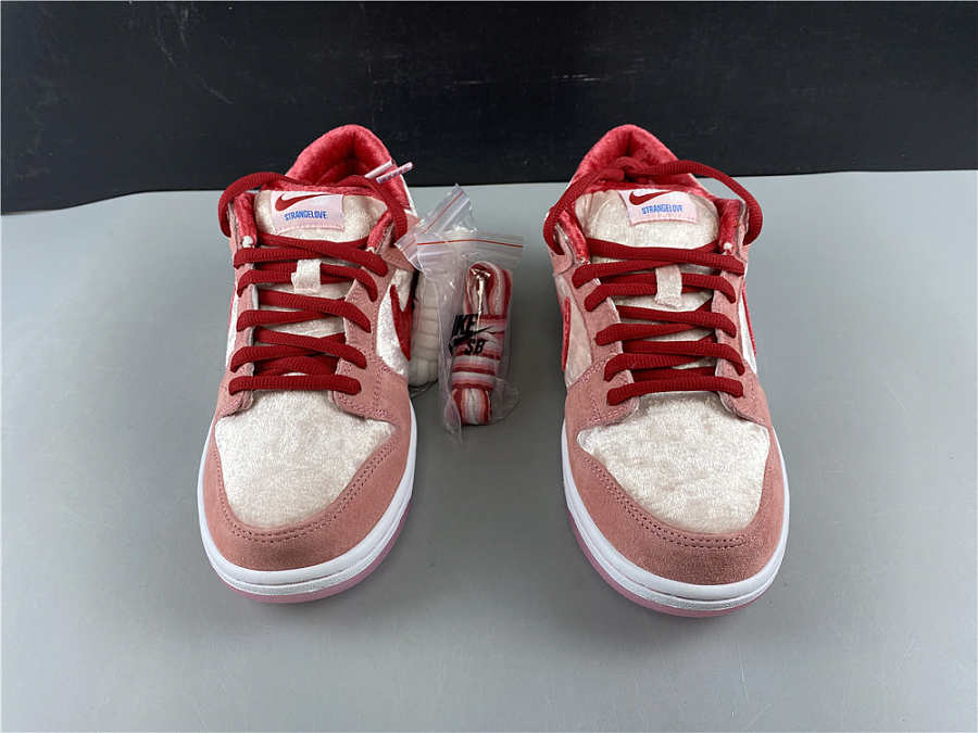 Nike SB Dunk Low StrangeLove Skateboards (Regular Box) CT2552-800 ...